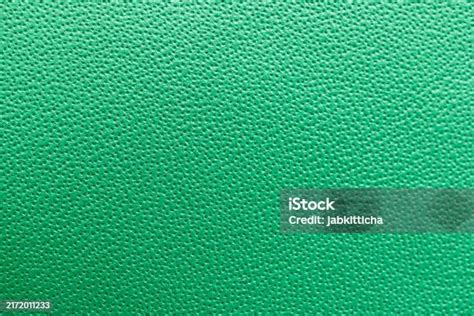 질감이 있는 녹색 표면은 배경이나 창의적인 프로젝트에 적합한 생생하고 독특한 디자인을 보여줍니다 0명에 대한 스톡 사진 및 기타 이미지 Istock