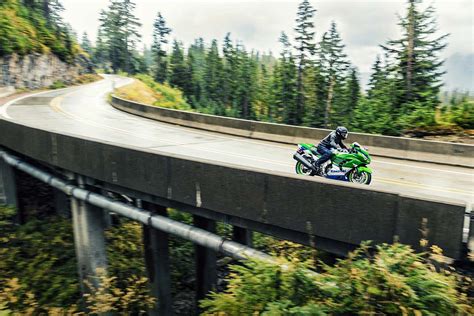 2024 Kawasaki Ninja® Zx™ 14r 40th Anniversary Edition Abs Supersport