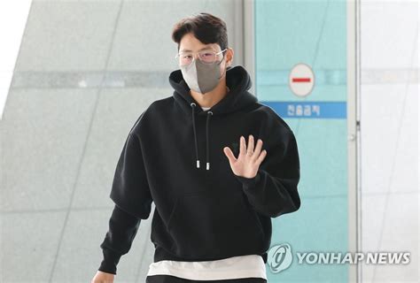 이강인 입은 후드티 느낌 알려주실분 기장 짧은 패션 에펨코리아