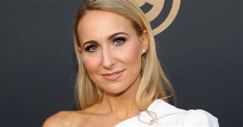 Who Is Nikki Glaser Bangin Is The Comedians First Netflix Special
