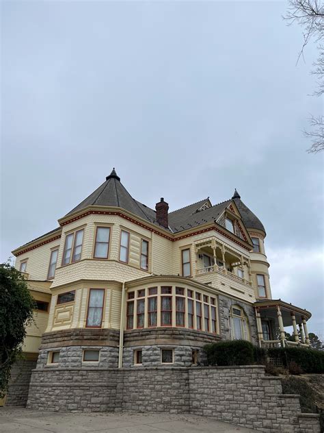 Queen Anne Mansion And Resort Wedding Venue