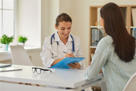 Cuál es la mejor edad para contratar un seguro de gastos médicos mayores