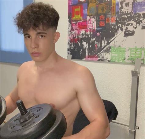 Liam Top 0 84 On Twitter Rt If You Like To Workout Naked Too