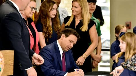 Өсвөр насныхан нийгмийн сүлжээг ашиглахыг хориглосон хуулийг Флоридад баталжээ Мэдээ мэдээлэл