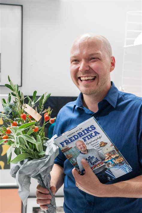 Bokreleasefika Med Fredriks Fika I Köket Med Anders