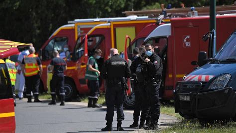 Policial é gravemente ferida em ataque a faca na França