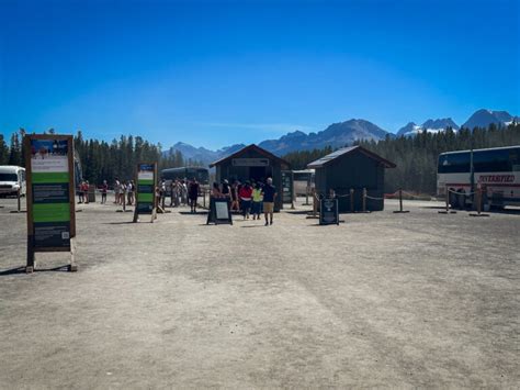 Moraine Lake Shuttle FAQ About The Parks Canada Shuttle