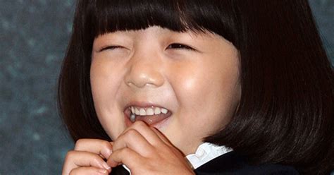 [포토엔]아역배우 전민서 귀여운 사랑의 하트