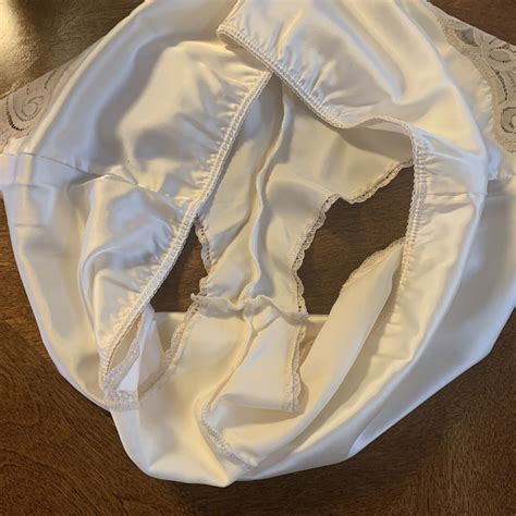 Vtg Vanity Fair Satin Panties Flutter Champagne Ivory Gem