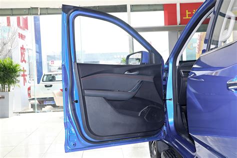 上汽大通MAXUS T90 2021款 2 0T 柴油单增压两驱标箱高底盘自动精英版图片 上汽大通MAXUS 1 44张图片 汽车空间图库 懂车帝