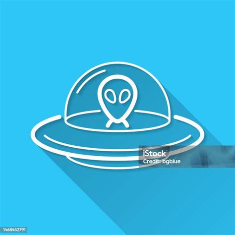 Ufo 외계인과 비행 접시 파란색 배경에 아이콘 긴 그림자가 있는 평면 디자인 3차원 형태에 대한 스톡 벡터 아트 및 기타