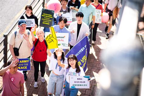 리뷰 세상을 바꾼 공익활동 시민사회가 만든 사회적 성과 30가지 변화사례 이야기 전쟁없는세상
