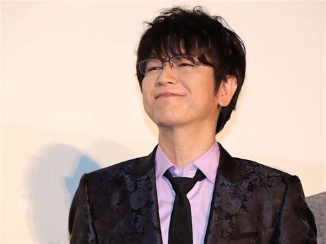 星野源＆高橋一生が鏡開き！樽から出てきた“引っ越し蕎麦”に「すごい」と笑顔画像820 最新の映画ニュースならmovie Walker