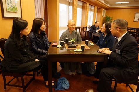 靜思精舍師父社區歲末祝福關懷行紀實