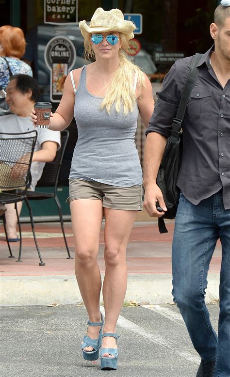 Britney Spears Feet Gallery Size 7 Hd Soles And Toes