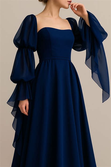 Elegant Midnight Blue Gown With Flowing Sleeves 💙 Modelli Di Vestiti