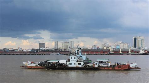 ကိုဗစ် ၁၉ ထိန်းချုပ်ရေးကာလ ရန်ကုန် ဝါးတန်း ဒလ ကားကူးဇက်ယာဉ်လမ်း၌ ကုန်စည်နှင့် မော်တော်ယာဉ် မ