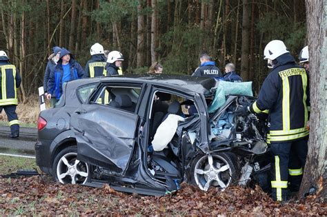 Reportnet24 De Amt Lindow Frau Stirbt Bei Schwerem Unfall Auf L 19