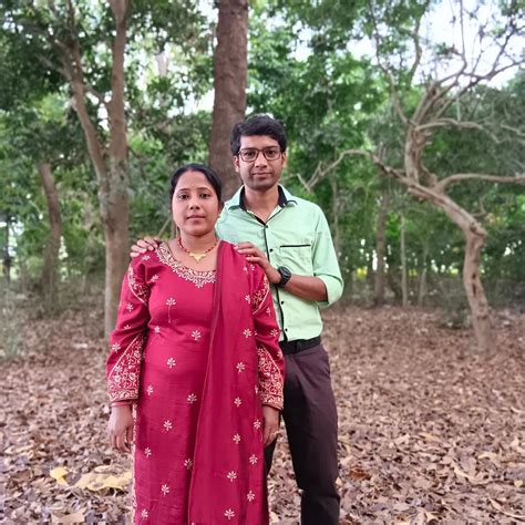 ভালোবাসা একটি গভীর অনুভূতি যা মানুষের অন্তরকে একে অপরের প্রতি আকর্ষিত