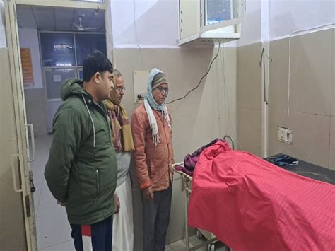 Bike Collides With Divider Youth Dies In Accident सड़क हादसे में 38