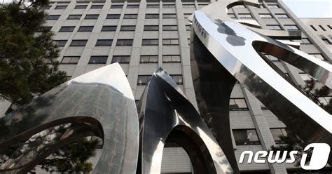 계엄문건 이어 기무사 해체도 서부지검에文 겨누나
