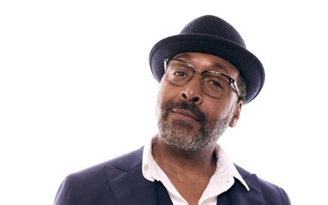 The Irrational Star Jesse L Martin On How Dr Alec Mercer Will