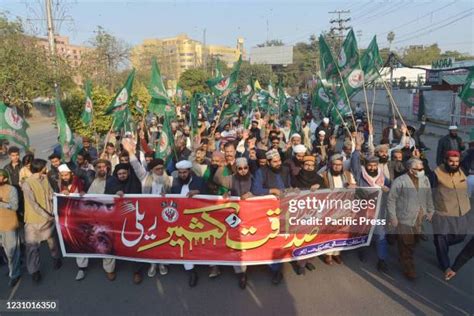 Islami Tehreek Pakistan Photos And Premium High Res Pictures Getty Images