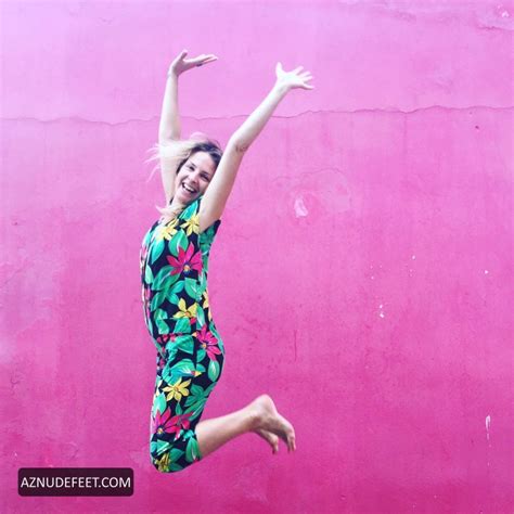 Deanne Oliver Evans Feet Aznudefeet