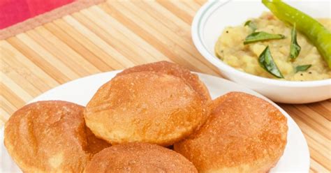 पूरियां तलते समय भर जाता है इनमें तेल 7 आसान टिप्स करें फॉलो नहीं