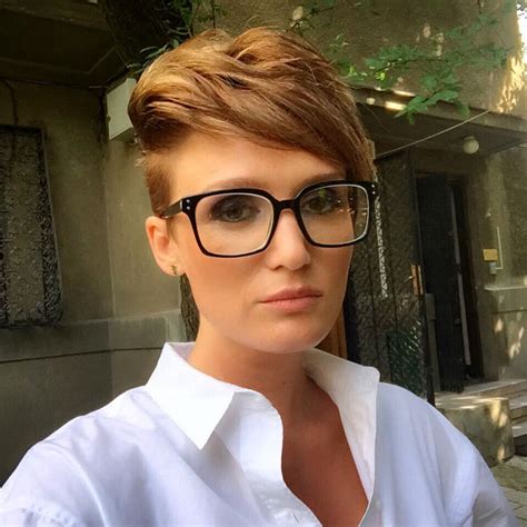 Carmen Negoiţă schimbare radicală de look De mult timp mi am dorit