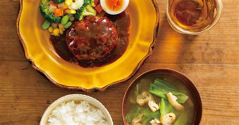 「デミグラスハンバーグ」ゆで卵添え、いろいろ野菜のバター蒸し、キャベツとおあげのみそ汁（2人分）｜だいどこログ 生協パルシステムのレシピサイト