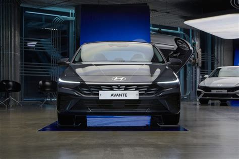 현대차 스타일링담당 사이먼 로스비 “파라메트릭 쥬얼 공포 아니라 멋진 디자인 ”