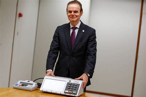 Pai Da Urna Eletrônica Diz Que Hackers Jamais Vão Conseguir Acessá La