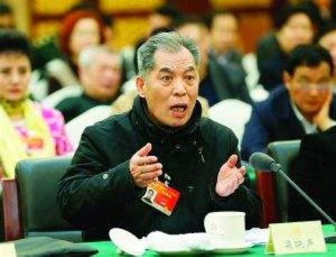 当代作家梁晓声及其名作《年轮》百科ta说