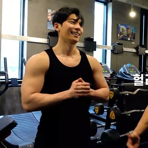 Chat With Hwang Jun Ho Nsfw Enjoy Free Unrestricted Ai Character