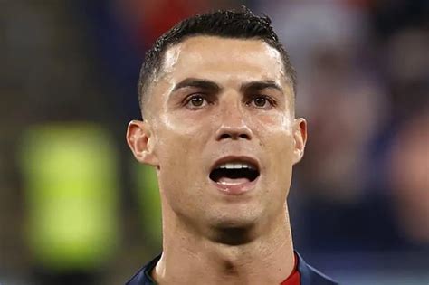 Cristiano Ronaldo Uvijek Lakira Nokte Na Nogama Postoji Dobar Razlog