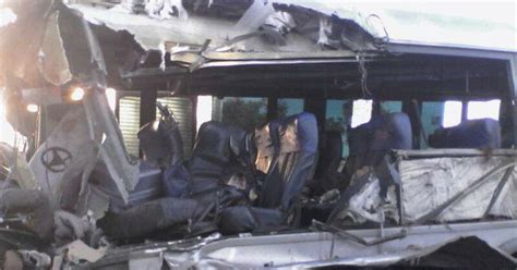 G1 Acidente Entre ônibus E Bitrem Deixa Mortos E Feridos Na Br 365