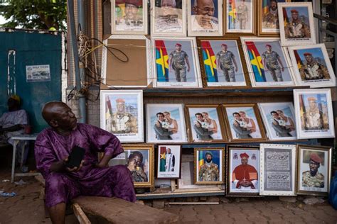 Burkina Le Putschiste Ibrahim Traoré Président De La Transition Jusqu