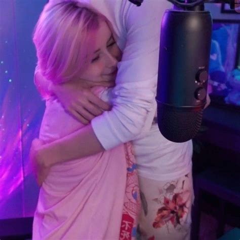 Gabi Cattuzzo E Matt Em 2022 Cellbits Lendas Namorados