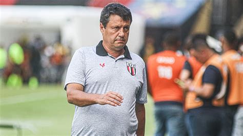 Adilson Valoriza Vitória Exalta Entrega Dos Jogadores E Agradece Apoio