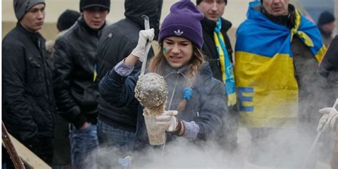 Їжа Майдану Що готували під час Революції Гідності спогади та рецепти Читайте на Ukr Net