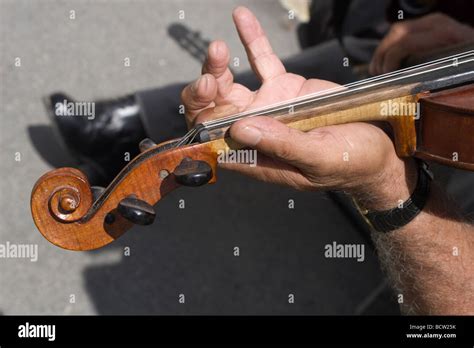 Fiddle Violin Hi Res Stock Photography And Images Alamy