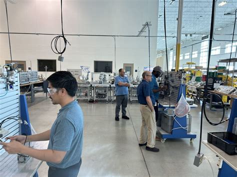 Smc Pneumatics And Electropneumatics Training System Pneu 405 Toolkit Technologies