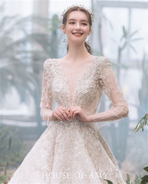 Pin Oleh Celina Thanh Nguyen Di 2023 Inspiration Gaun Pengantin Gaya