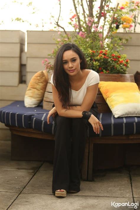 Brianna Simorangkir Feet