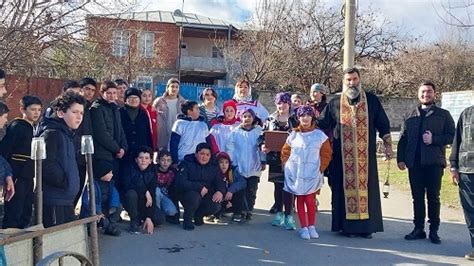 ძველი ანაგის საჯარო სკოლის მოსწავლეები საშობაო „ალილოს“ მსვლელობას შეუერთდნენ Etm Ge ერის