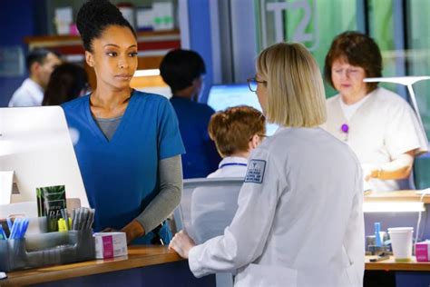 Chicago Med Season 4 Episode 14 Yaya Dacosta As April Sexton Tell