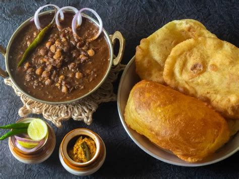 Famous Street Food Of Lucknow From Chatori Gali To Gomati Nagar Best