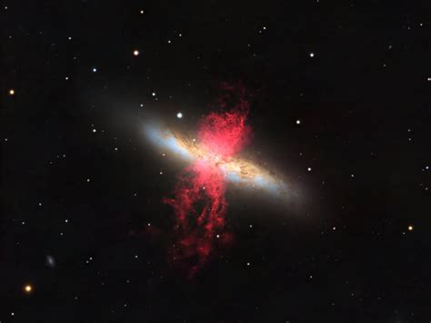 Starburst Galaxy M82 R Spaceporn