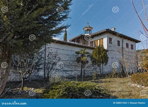 Καταπληκτική άποψη του μοναστηριού Nativity Rozhen της μητέρας του Θεού